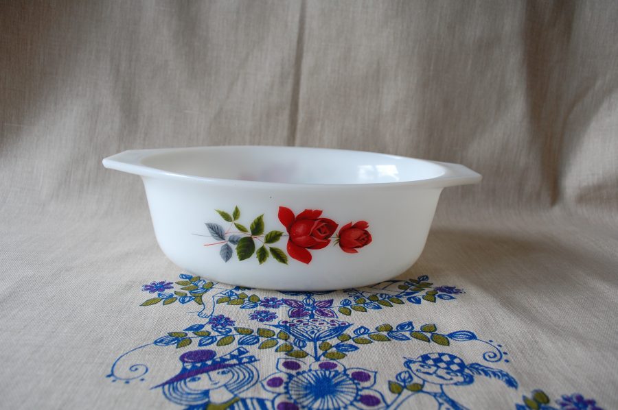 JAJ Pyrex June Rose Oval Casserole dish - RetroSpectro