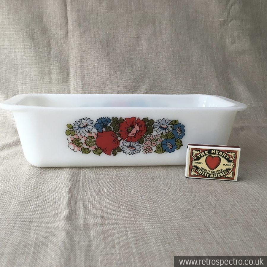 Pyrex England Poppy loaf pan - RetroSpectro