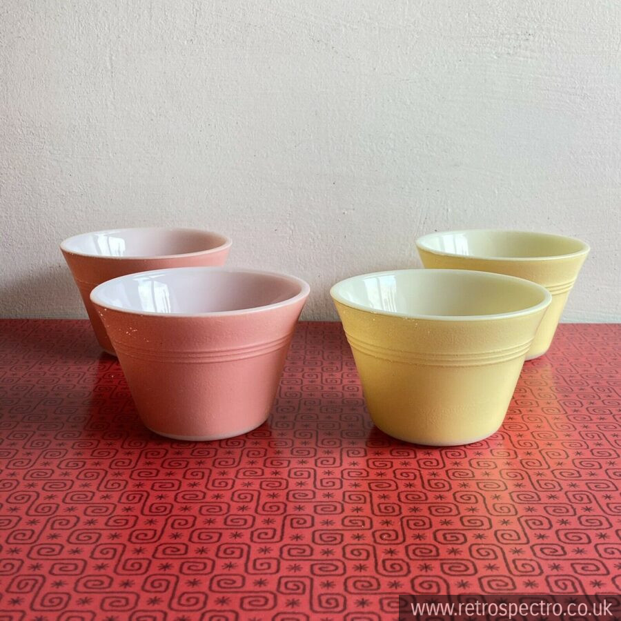 Pyrex Custard Cups - RetroSpectro