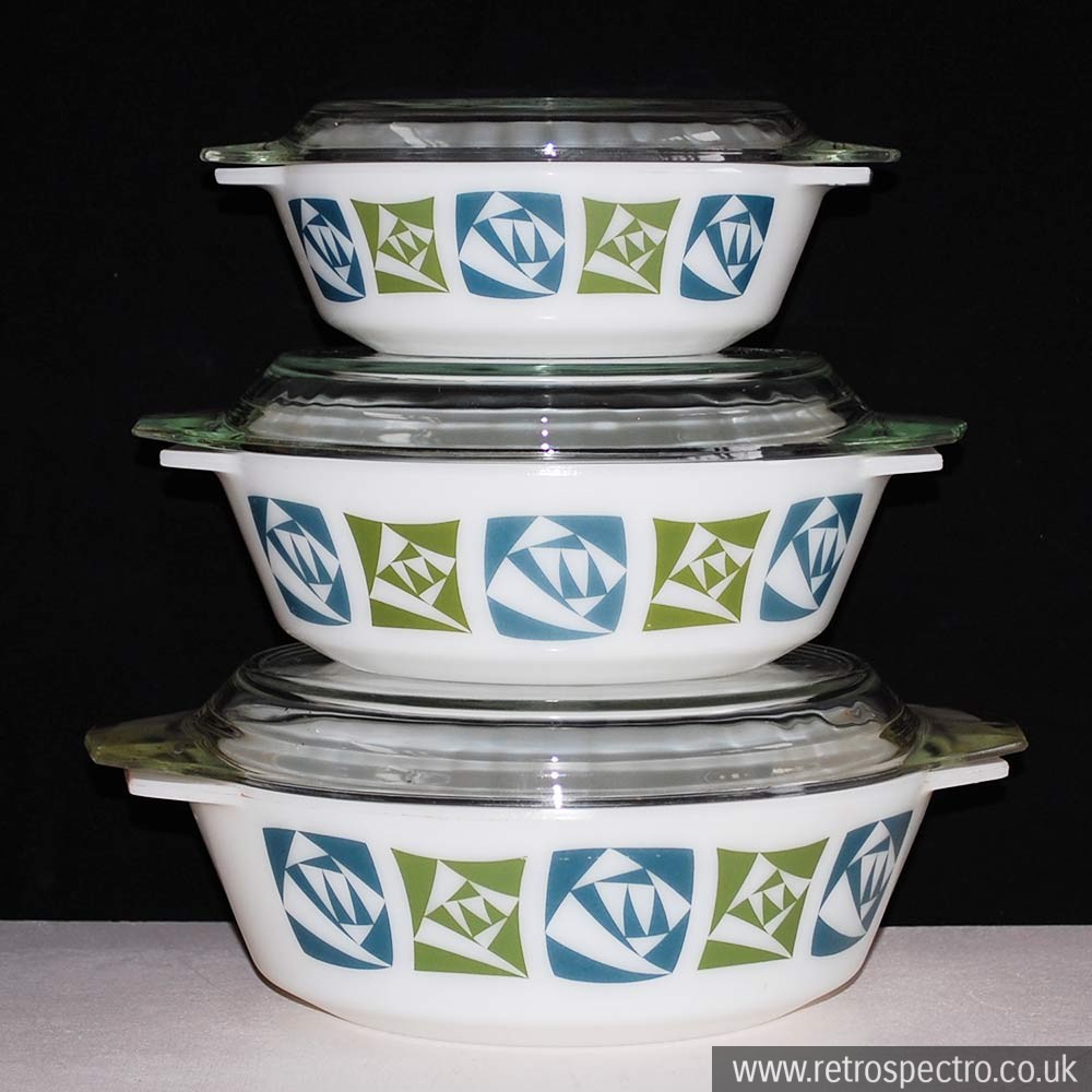 JAJ Pyrex Casserole Set - RetroSpectro