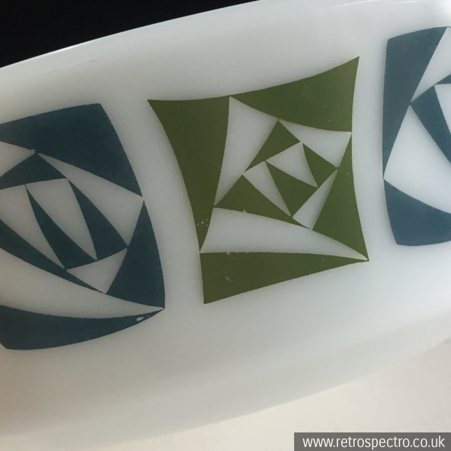 JAJ Pyrex "Checkers" Casserole - RetroSpectro