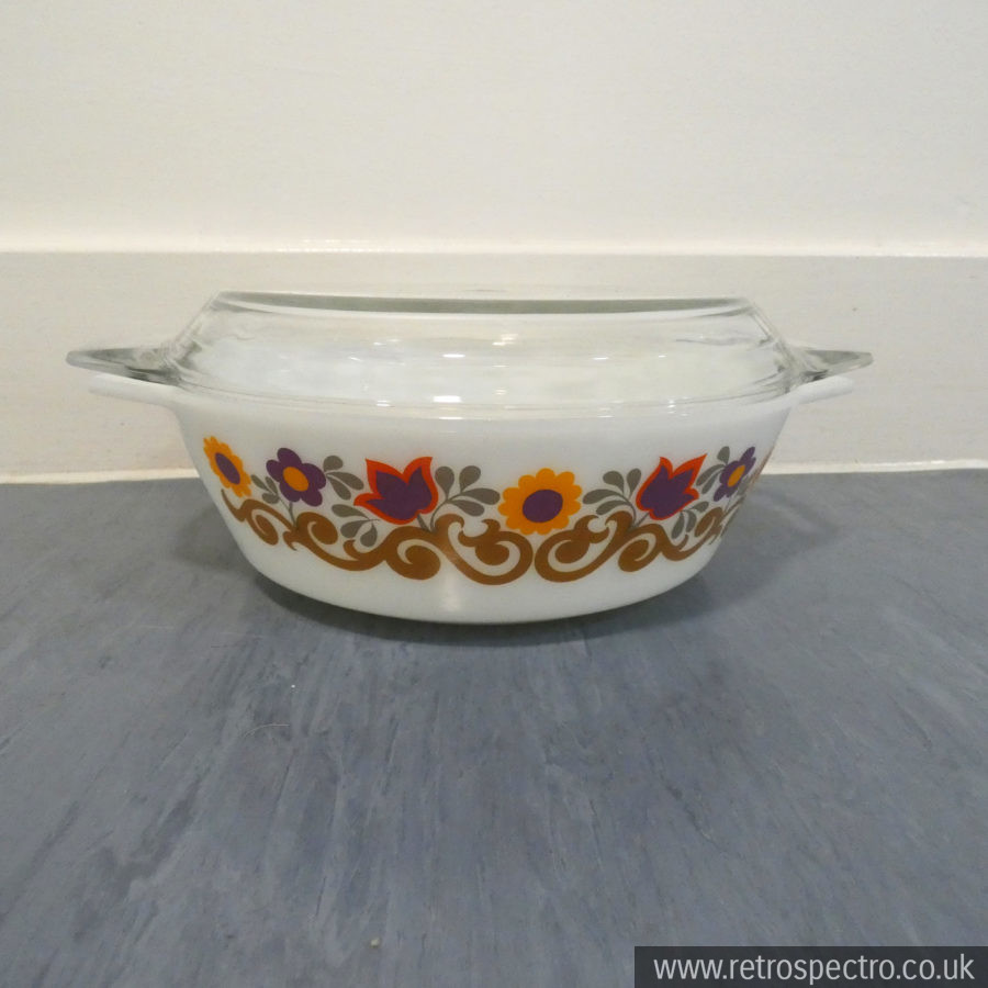 Large JAJ Pyrex Casserole Dish - RetroSpectro