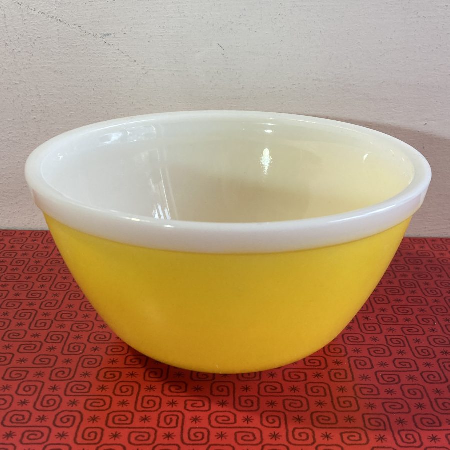 JAJ Pyrex Mixing Bowl - RetroSpectro