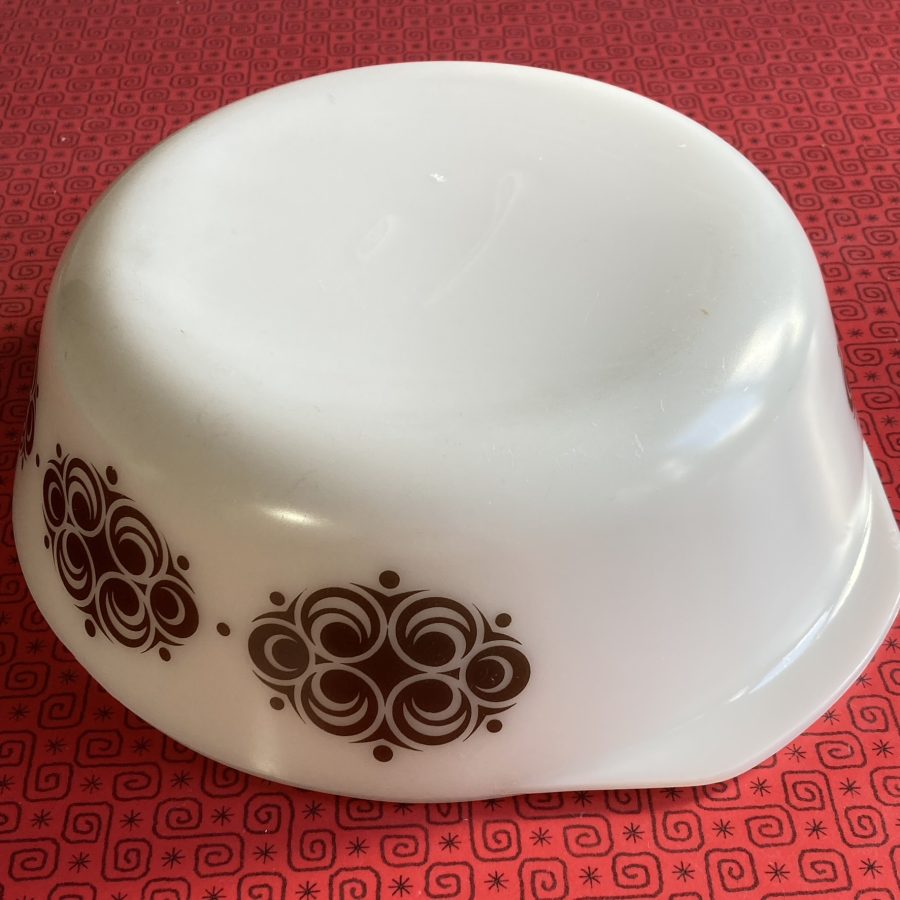 Brown Pattern Pyrex Casserole - RetroSpectro