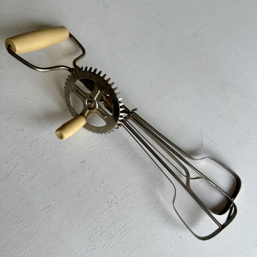 Skyline Hand Whisk - RetroSpectro