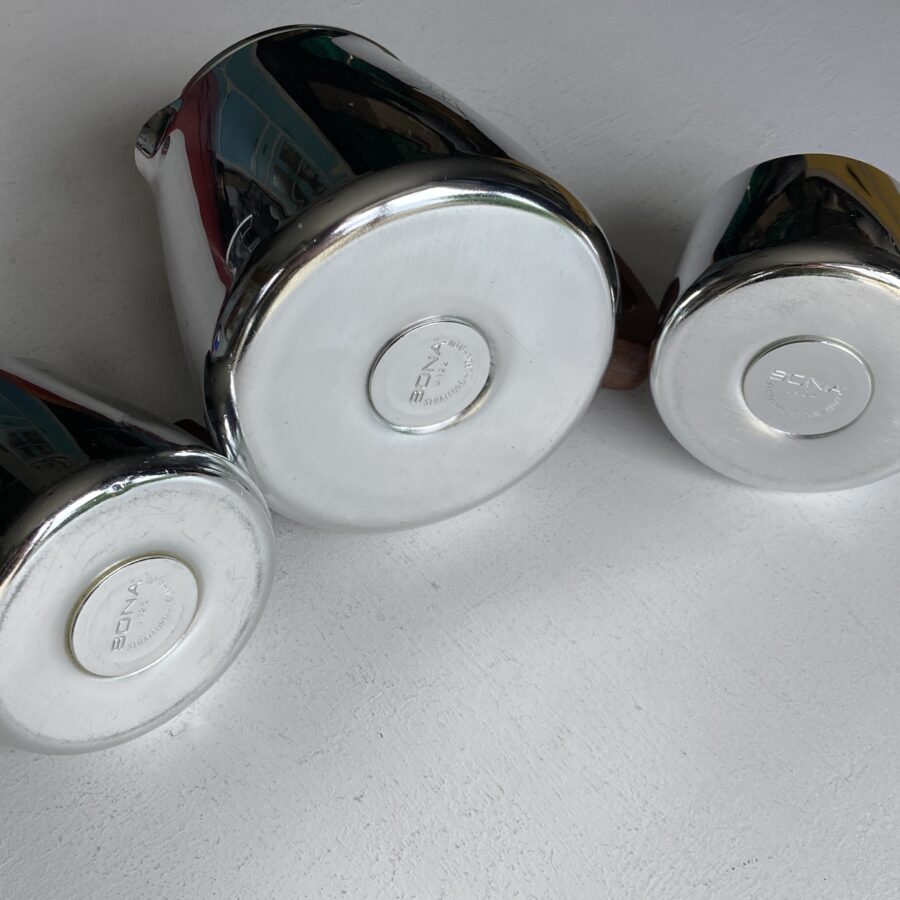 Sona Water Jug - RetroSpectro