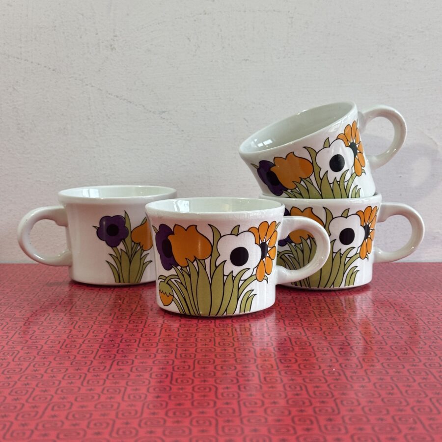 New London Cups - RetroSpectro