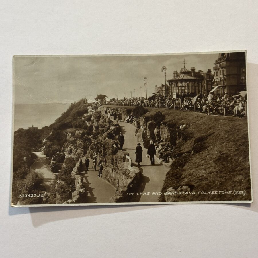 Postcard - Leas And Bandstand, Folkestone - RetroSpectro